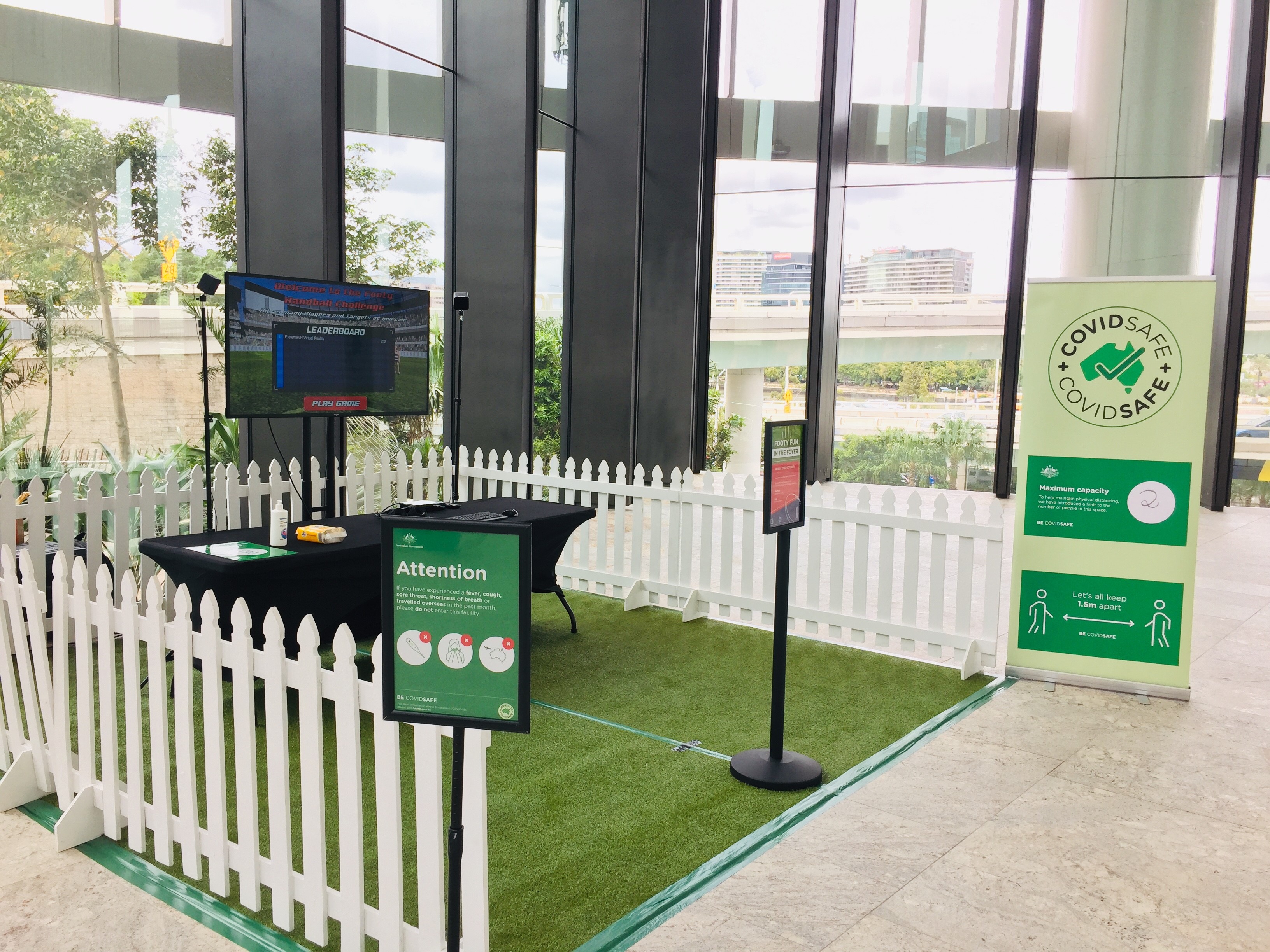 ExtremeVR - Mobile AFL Sports Simulator - Event Entertainment // Extreme VR