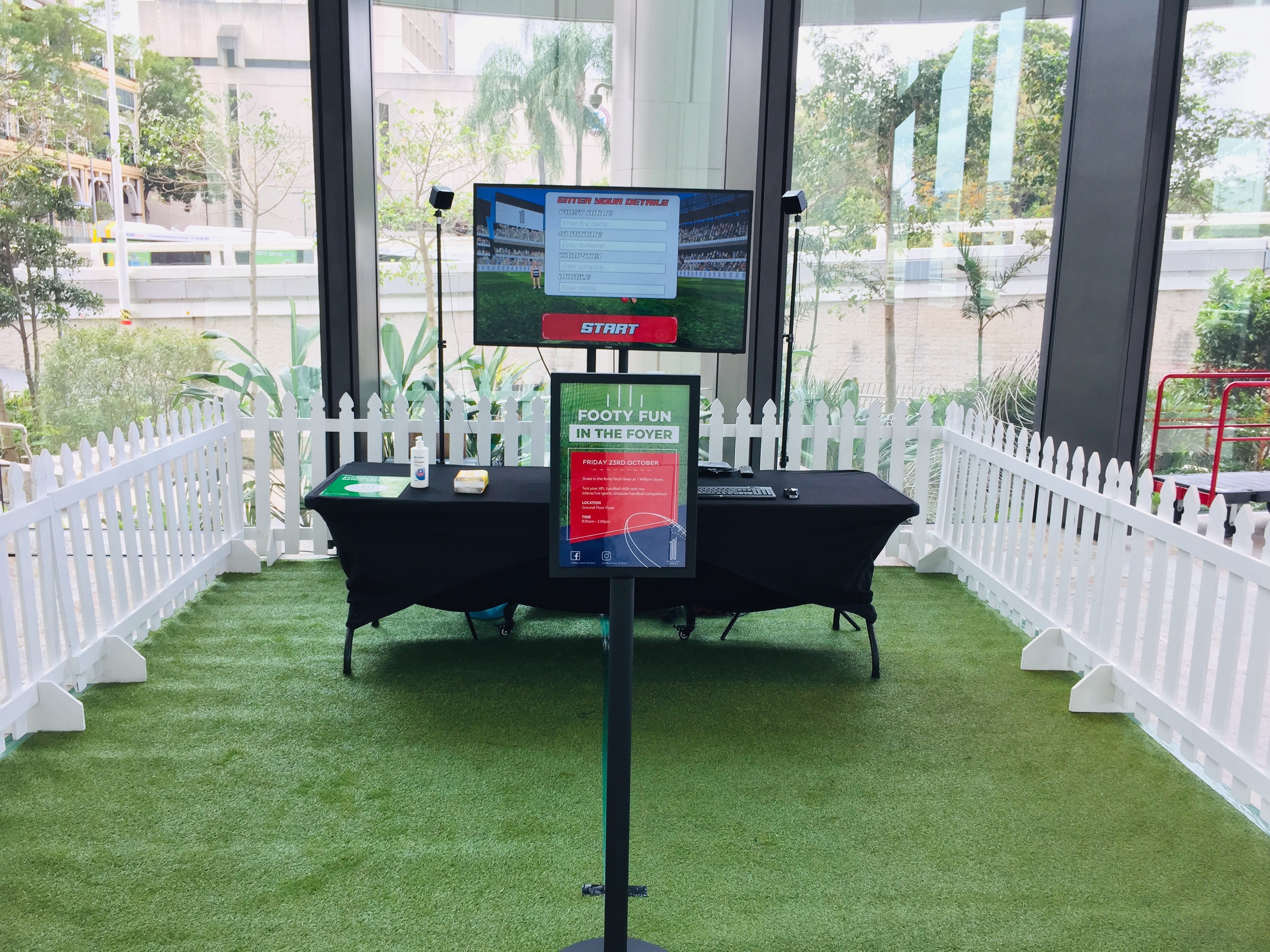 ExtremeVR - Mobile AFL Sports Simulator - Event Entertainment // Extreme VR